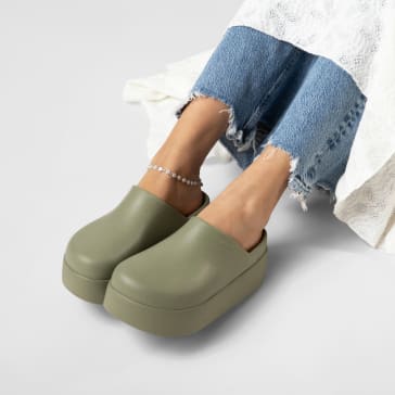 crocs work collection