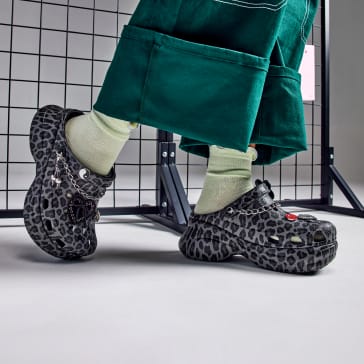 Secret Santa Gifts & Holiday Gifts for Christmas | Crocs UK