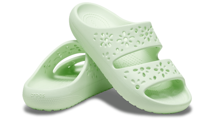 Crocs unisex Classic Floral Cutout Sandals Jade Tint